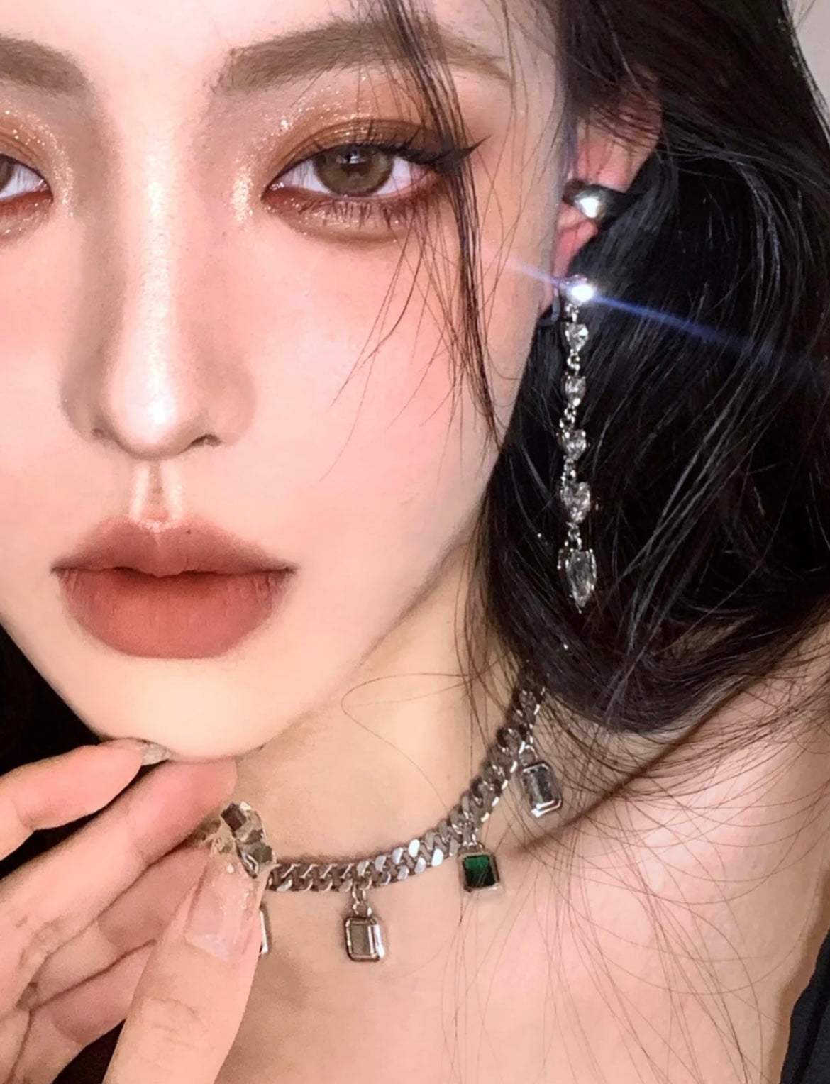 UHUE Peachy Electric Eyeshadow Palette UHUE桃气电波彩妆眼影盘 7g/6.5g | CuteHart