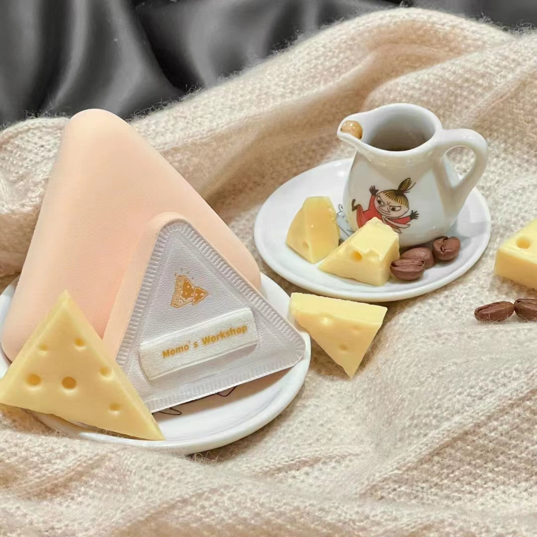 Momo's Workshop Cheese Air Triangle Makeup Puff 毛吉吉芝士空气三角粉扑 | CuteHart